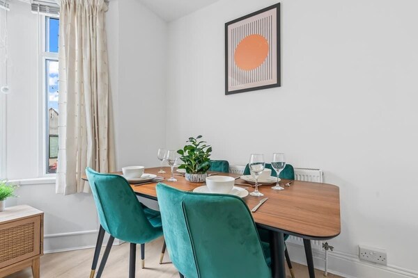 Cedar View  2 Bed Apartment - Newport