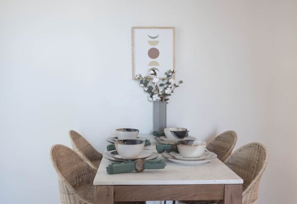 Luxury Rental | Block To Sand | Cozy | Comfort - Newport Beach, CA