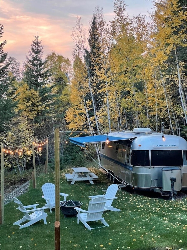 Back Forty Lodge - Airstream - Montana