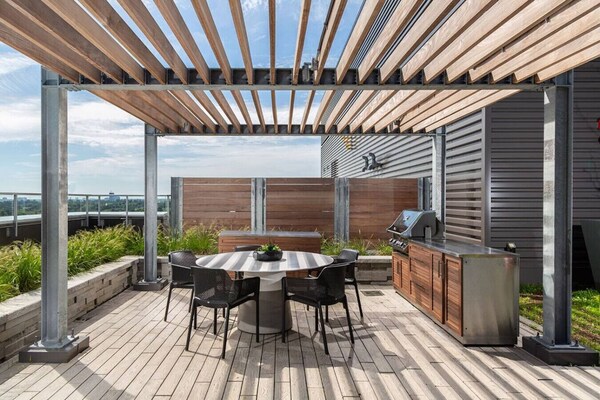 2br Oasis W/ Gym & Terrace, Near Hintonburg! - Ottawa