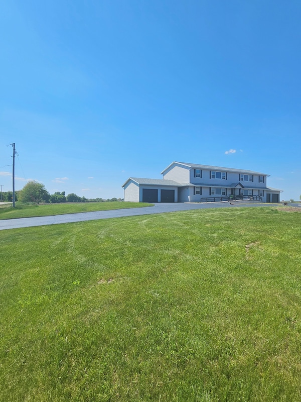 Furnished Accommodation With Kitchen, One Full Bath And 2 Bedroom's. - Ripon, WI