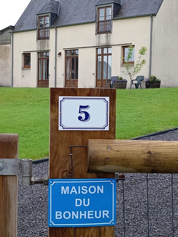 Beautiful 2 Bedroom Refurbished Gite In Rural Normandy - Manche