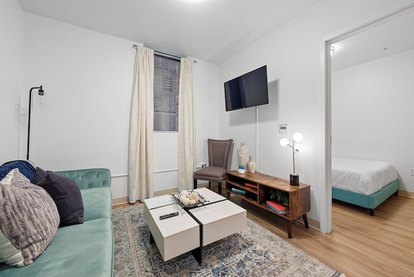 Columbus Modern Apartment - Columbus, OH