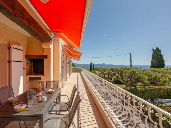 Le Forum De La Mer By Interhome - Les Issambres