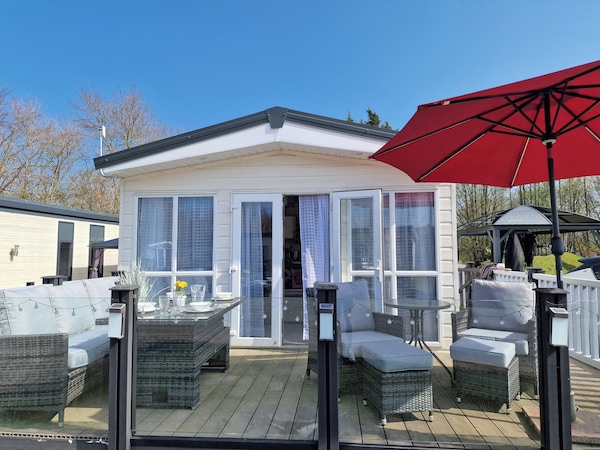 Ladybird Lodge, Pet Friendly, With Pool In Carnforth - Arnside
