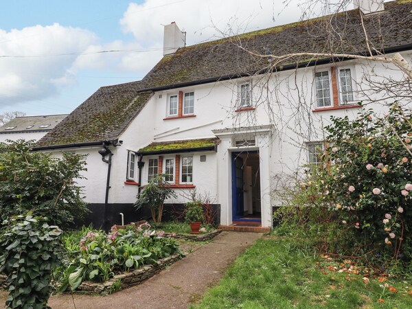 Greenhedges, Pet Friendly, With A Garden In Budleigh Salterton - Exmouth