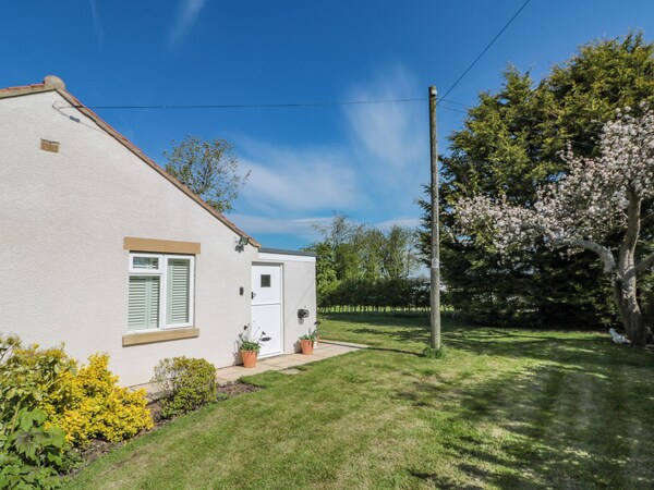 Low Grounds Cottage, Pet Friendly, With Open Fire In Helmsley - Helmsley