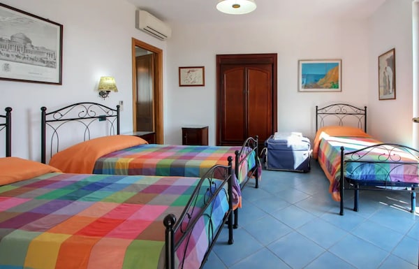 Bed & Breakfast In Lipari With 1 Bedrooms Sleeps 3 - Lipari