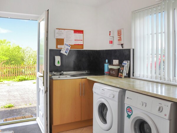 A Real Home From Home Cottage, Within Walking Distance Down To Trefor Beach And Coastal Path. - Morfa Nefyn