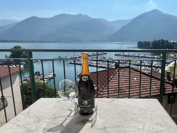 Casa Di Giulia - Incantevole Con Vista Mozzafiato Sul Lago D'iseo! - Montecampione