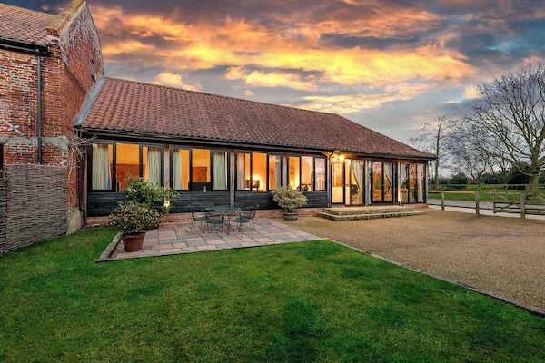 Mallard, Pet Friendly, Luxury Holiday Cottage In Wheatacre - Beccles