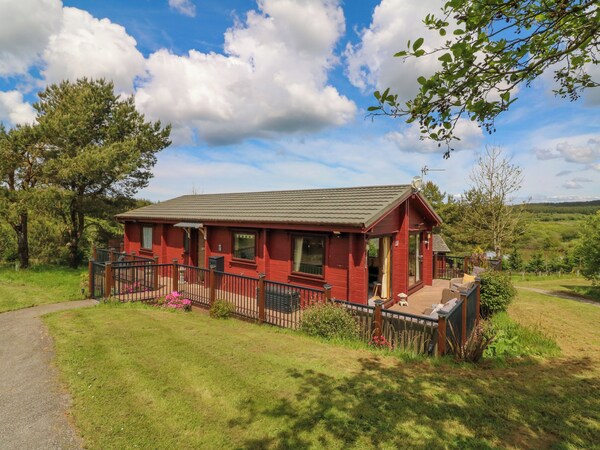 Moonlake Lodge, Pet Friendly, With A Garden In Woolfardisworthy - Clovelly