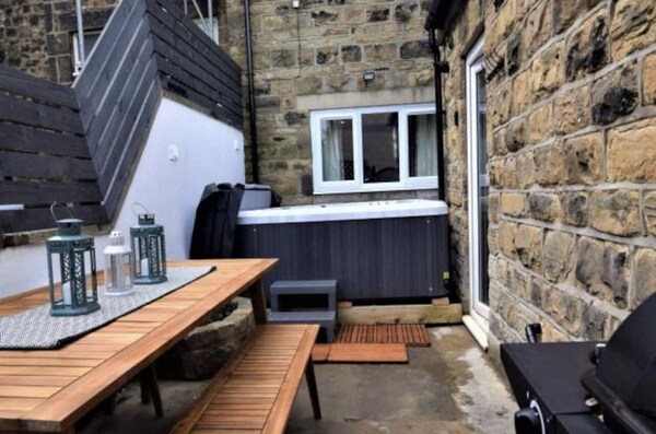 Beautiful Ilkley Cottage Sleeps 8 Pet Friendly - Ilkley