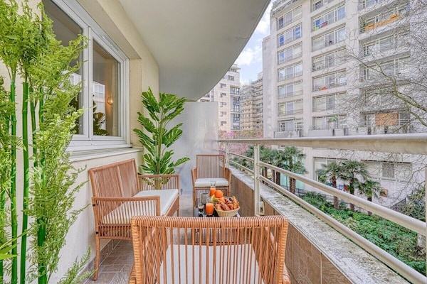 Melody Suite In Paris - Courbevoie