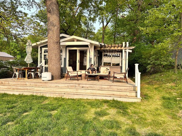 Cozy, Relaxing, Romantic, Fun All Sports Lake Cottage In Southwest Michigan - Sturgis, MI