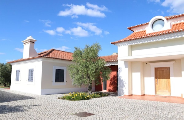 Lisbon Country House - Pinhal Novo