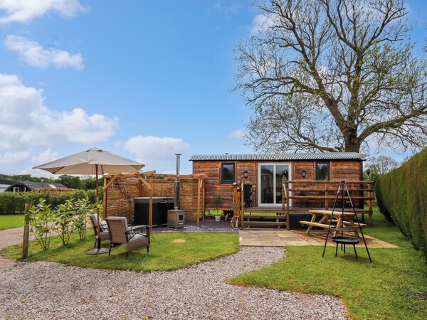 Moel Y Parc, Romantic, Luxury Holiday Cottage In Denbigh - Gwynedd