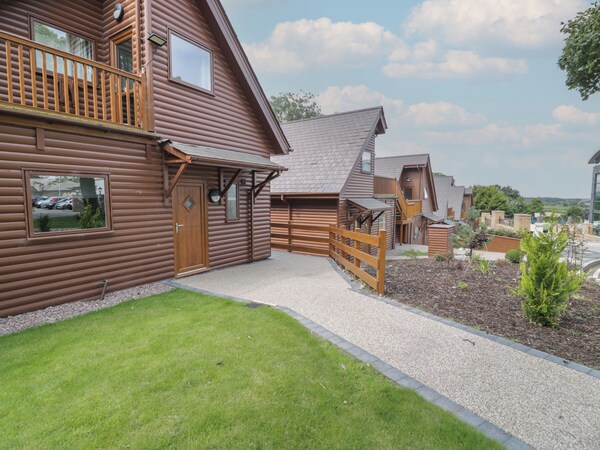 Classic Lodge 16, Family Friendly, With Pool In Dyserth - Prestatyn