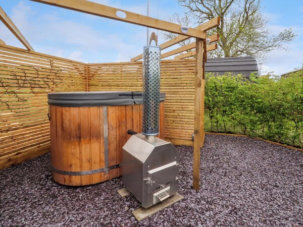 Moel Famau, Romantic, Country Holiday Cottage In Denbigh - Gwynedd
