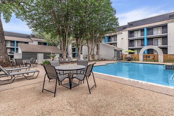 Green Oasis: Stylish 1br Retreat/ Medical Center - Fun Town, San Antonio