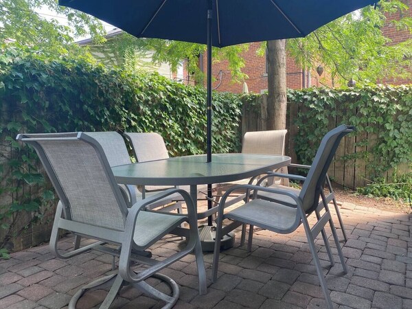 The Cottage | Parking + Private Patio + Fast Wifi - Columbus, OH
