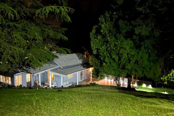 Pine Hill Cottage - Shabby Chic & Peaceful Haven - Leura