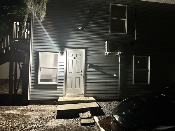 5 Minutes To The Beach & Daytona Int. Speedway 2bd/1 Ba - Daytona Beach, FL