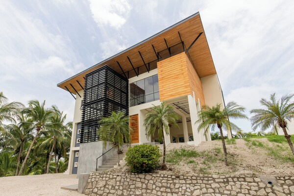 Casa Blue Sol | Hillside Retreat & Ocean Views - Nosara