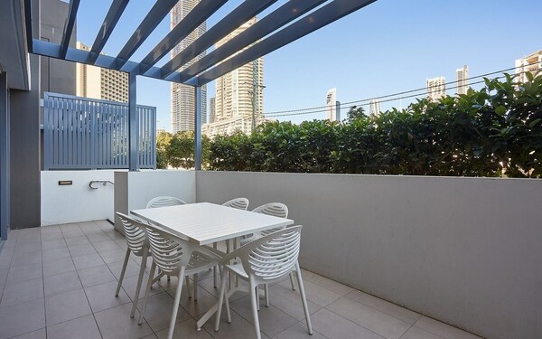 3 Bedroom Villa In Center Of Surfers Paradise - Surfers Paradise