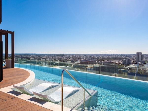 1bedroom Apartment With Rooftop Pool In Valley - Spring Hill