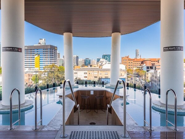 Elegantandmodern 1 Bedroom Apartment Infinity Pool - Spring Hill