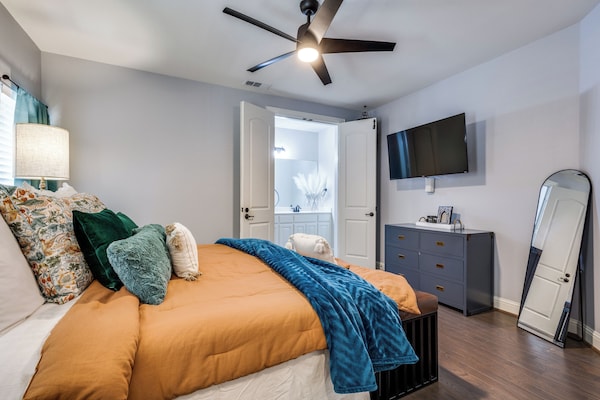 Guest House Pool, Kitchen, W/d, King Bed, Bath, Living Room Near Pga Golf Frisco - Frisco, TX