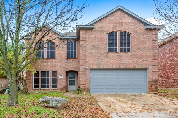 Hot Tub! 4br 3ba Modern, Newly Remodeled, 16 Ppl - McKinney
