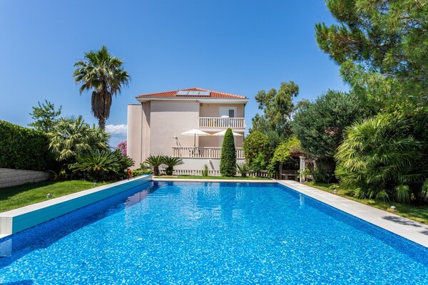 Studio Flat With Terrace Splitska, Brač (As-23224-d) - Supetar