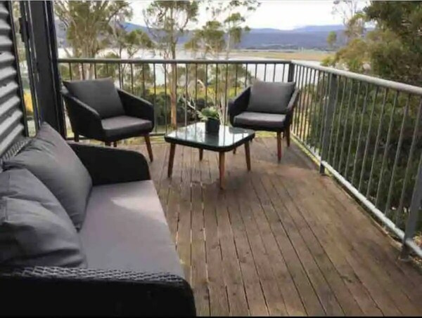 Panoramic Views From Your Stunning 'Treehouse' - Rosevears
