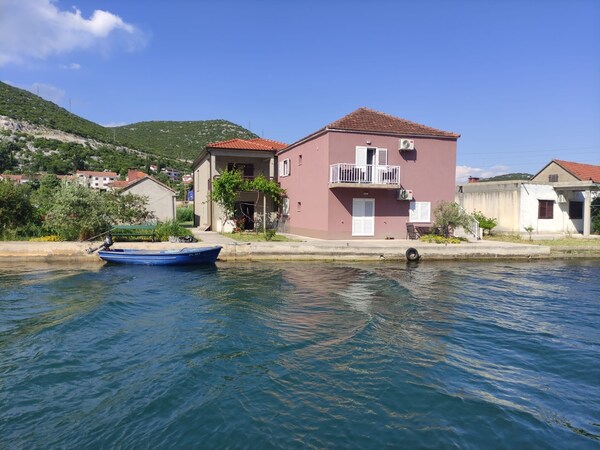 Two Bedroom Apartment With Balcony Rogotin, Neretva Delta - Ušće Neretve (A-23141-a) - Ploče