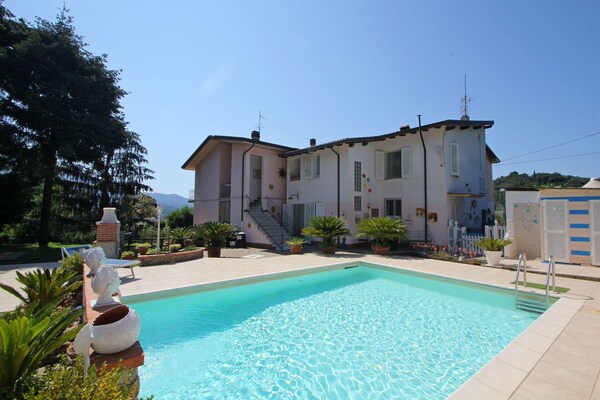Ferienhaus Mit Privatem Pool,  W-lan, Tv, Balkon, Panoramablick, Parkplatz, Bei Viareggio - Camaiore