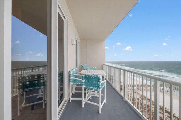 Mullet Over- Beachfront Bliss With Stunning Views & Seasonal Beach Service! - Navarre Beach, FL