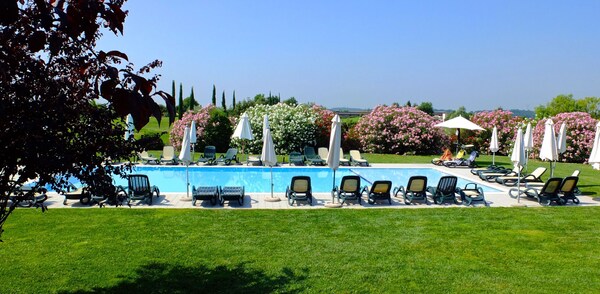Experia Golf Loft - One Bedroom Apartment, Sleeps 4 - Peschiera del Garda