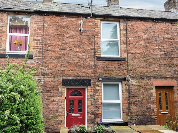 Escape To Welsh Yard Cottage, A Charming One-bedroom Holiday Retreat In Penrith Town Centre. - Howtown