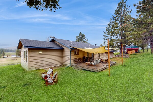 Dog-friendly House With Amazing Mountain View, Outdoor Dining On Deck, & W/d - Kalispell, MT