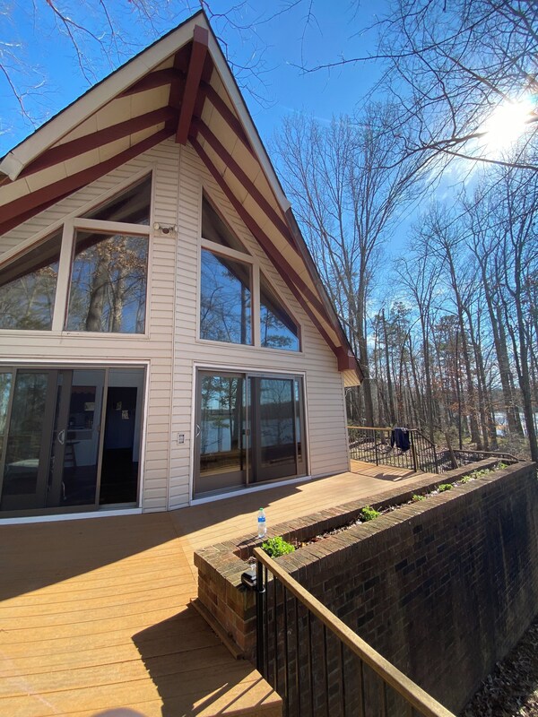 Waterfront Lake House - Henderson, NC