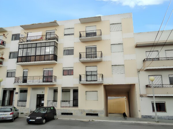 Homerez - Amplio Apartamento En Peniche, Balcón - Peniche