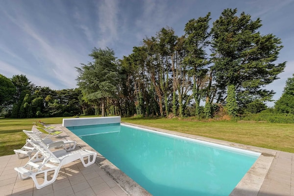 Homerez - Villa Spacieuse à Concarneau Avec Piscine Privée - Trégunc