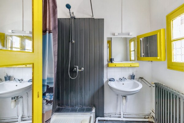 Homerez - Appartement Moderne à Sens, 45m² + Parking - Sens