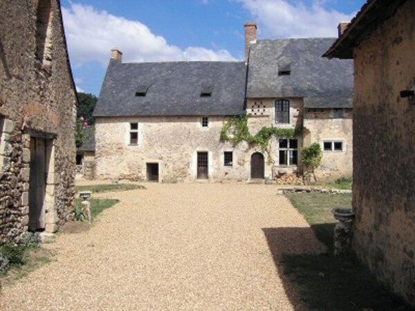 Homerez - Ruim Huis Met Tuin In Morannes - Maine-et-Loire