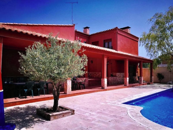 Homerez - Luxurious Villa In Arcas, Private Pool - Cuenca