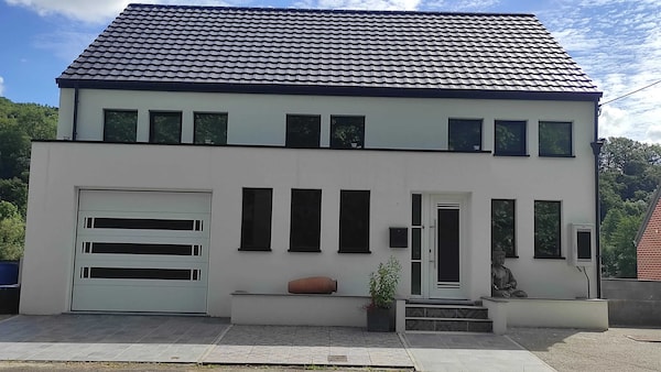 Homerez - Haus Am Flussufer Mit Jacuzzi - Hastière