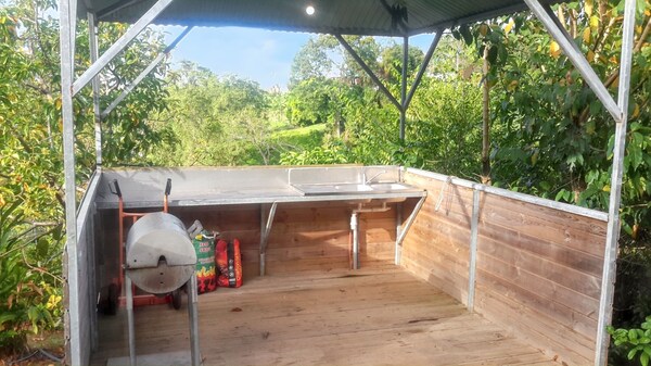 Homerez - Encantador Bungalow En Le Robert Con Piscina Compartida - Martinique