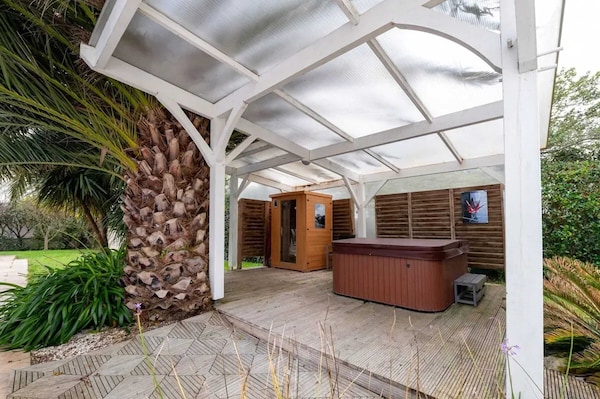 Homerez - Villa Spacieuse à Plouharnel Avec Piscine Et Jacuzzi - Carnac